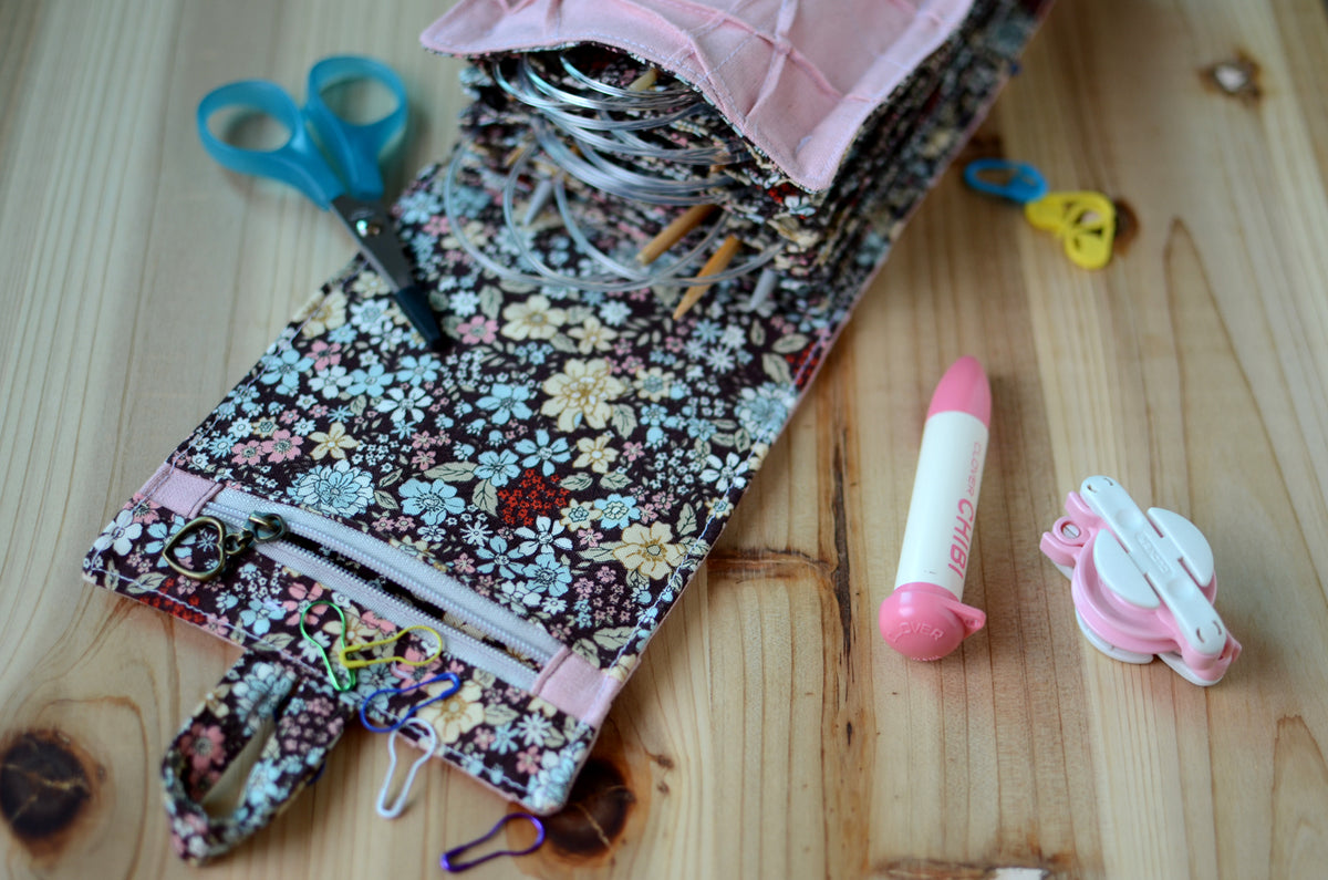 A perfect knitting needle case for many circular needle sets. - Atelier ...